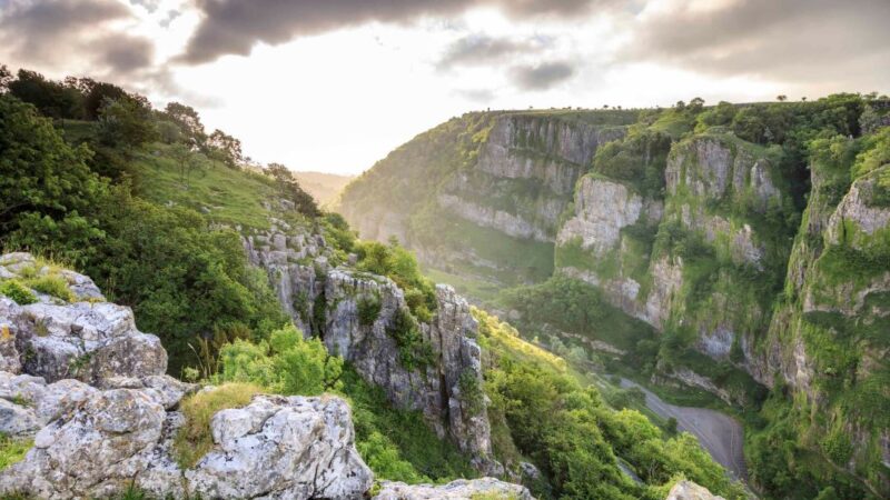 Review: THE GORGE - Last Movie Outpost